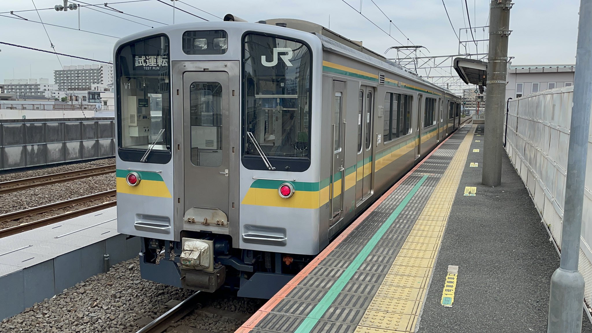 ハロ鉄Acty'23@mm'22小田湘南線©︎💉💉💉💉 on Twitter: "弥彦線で運用したのに結局キムワイプからレモン牛乳に変更されたのは南武支線に転属してからのE127系 ...