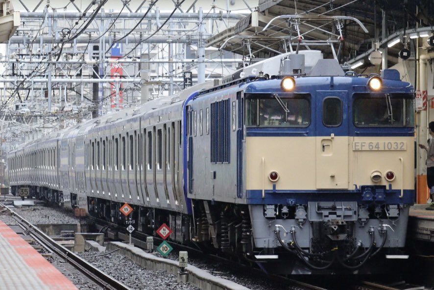 ます鉄 on Twitter: "6/22 EF64 1032+E235系F-27編成 配9645レ 新津配給 @横浜 https://t.co/DS3hPiqXjo" / Twitter