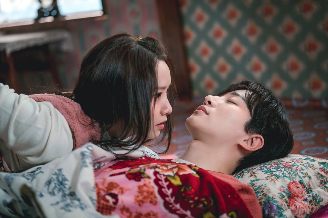 YoonA Fan Japan on Twitter: "👑💞今日はキングザランド3話 放送日＆深夜に配信日ですよ〜🥰 サランに会える日🩷 JTBC 10:30-本放送 Netflix 0: ...