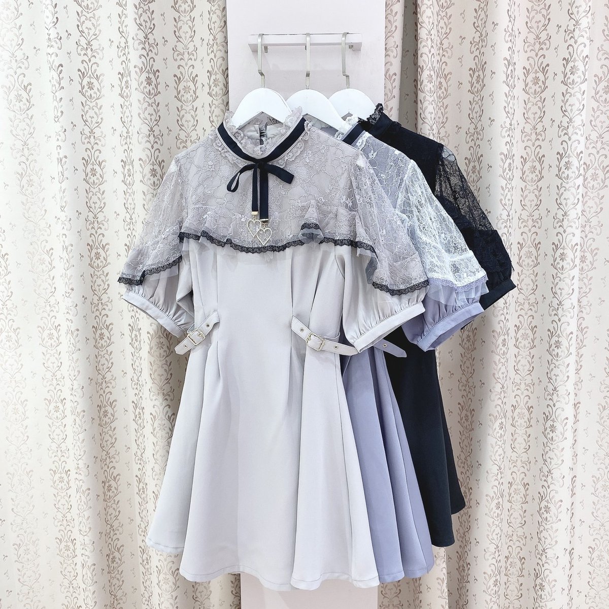 ROJITA on Twitter: "【re arrival】 ハートチャーム付きレースラッフルワンピース ¥9,790(税込) ブラック / ブルー / ピンク 人気ワンピースが再入荷 ...