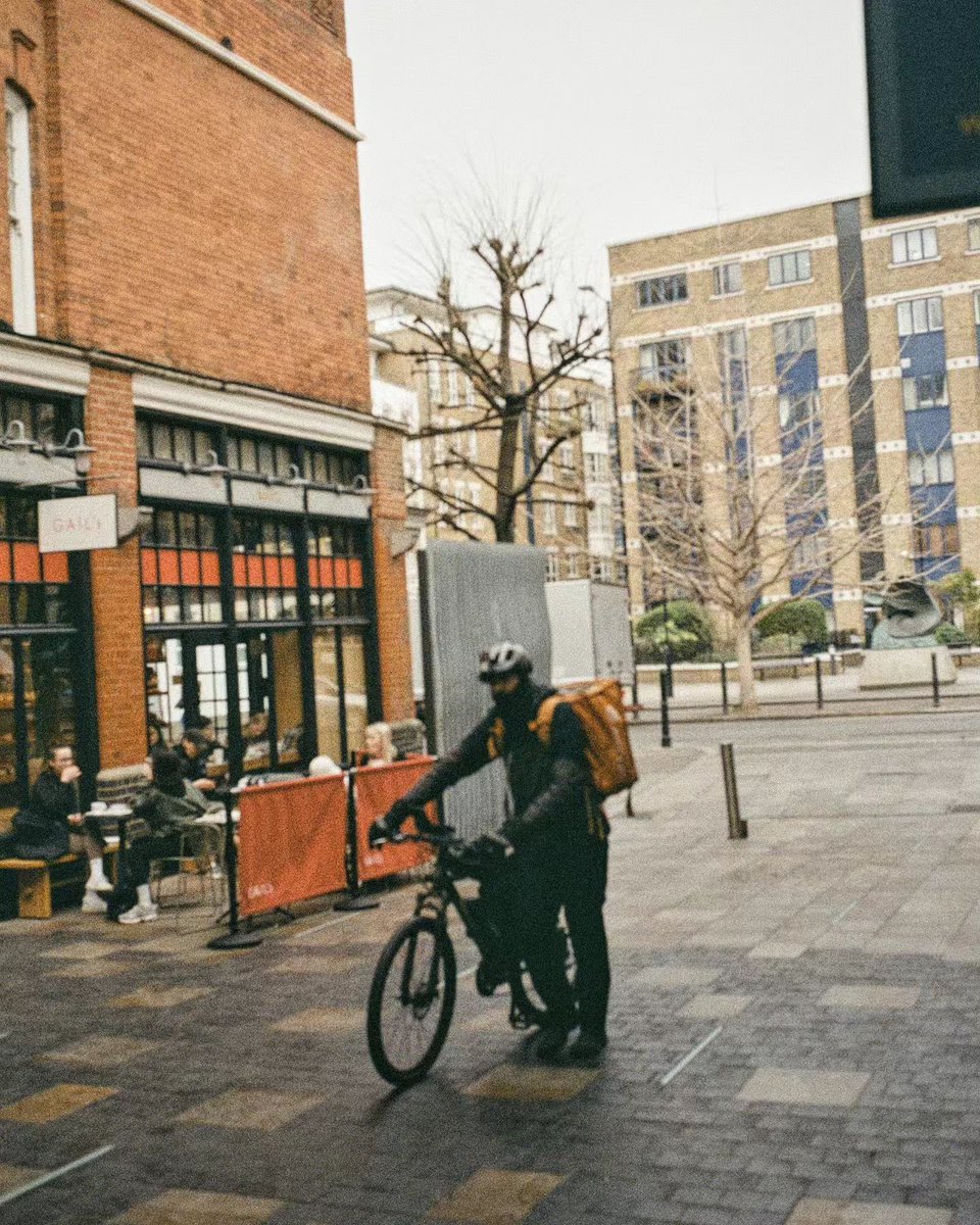 on Twitter: "isawitbefore London vibes📷 📌 https://instagram.com/p/Ct30pnjJSTg/?igshid ...