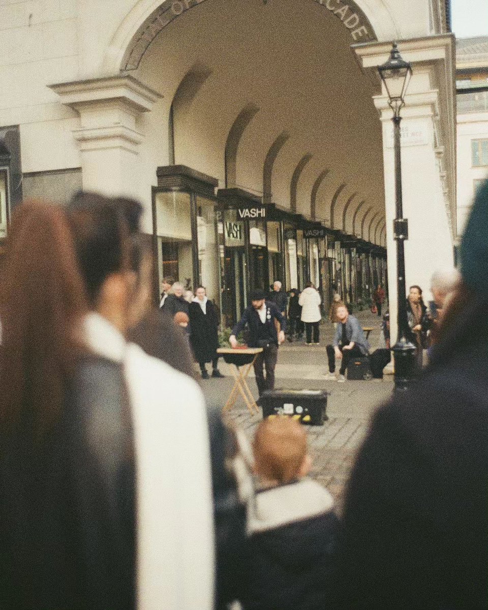 on Twitter: "isawitbefore London vibes📷 📌 https://instagram.com/p/Ct30pnjJSTg/?igshid ...