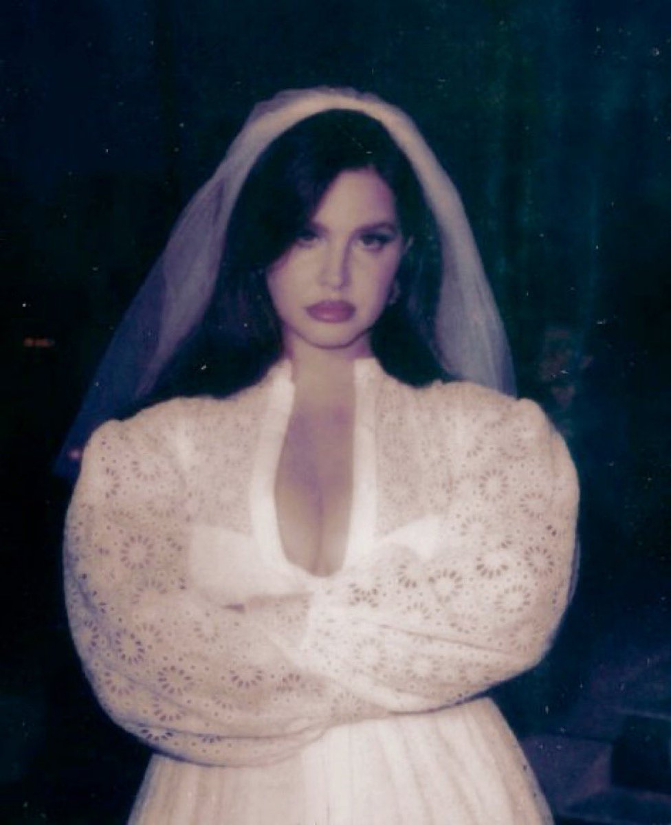 Ldr Crave On Twitter Not Lana