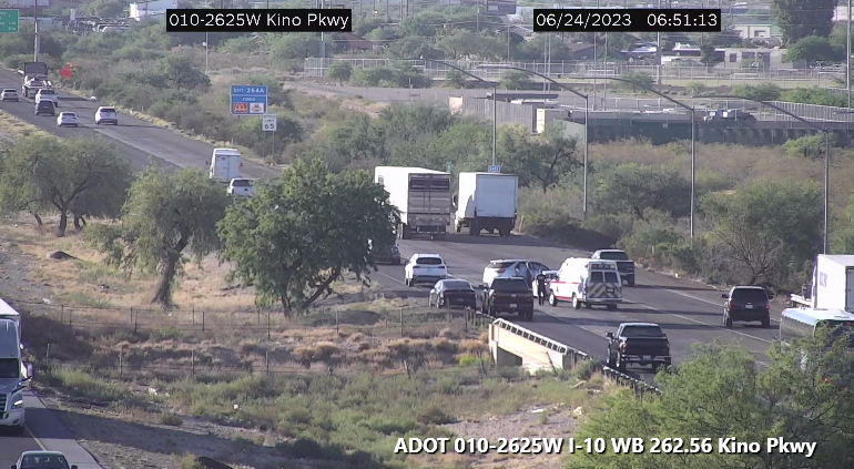 Arizona Dot On Twitter I 10 Eastbound After Kino Parkway A Crash Is