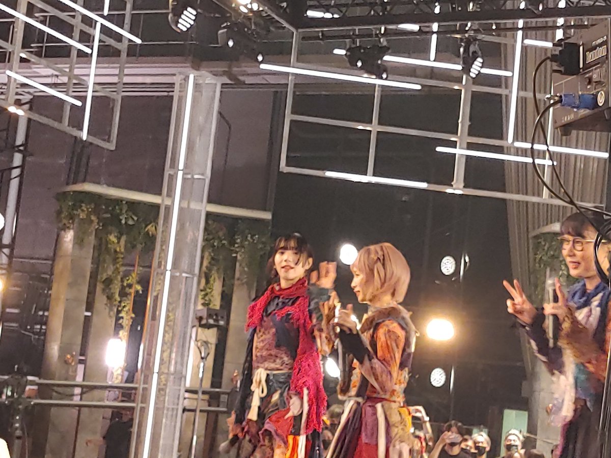 まる on Twitter: "最後に撮影会ありました😆 NHKプラス観よう #BiSHバイバイ_Venue101 🌸の量は適量でした👍️"