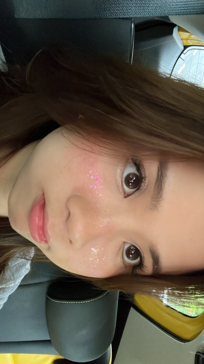 Yujia Onlyfans 🍑 on Twitter: "i’m just a fishball 😵 Tired from being a maid for a day. Gimme ...