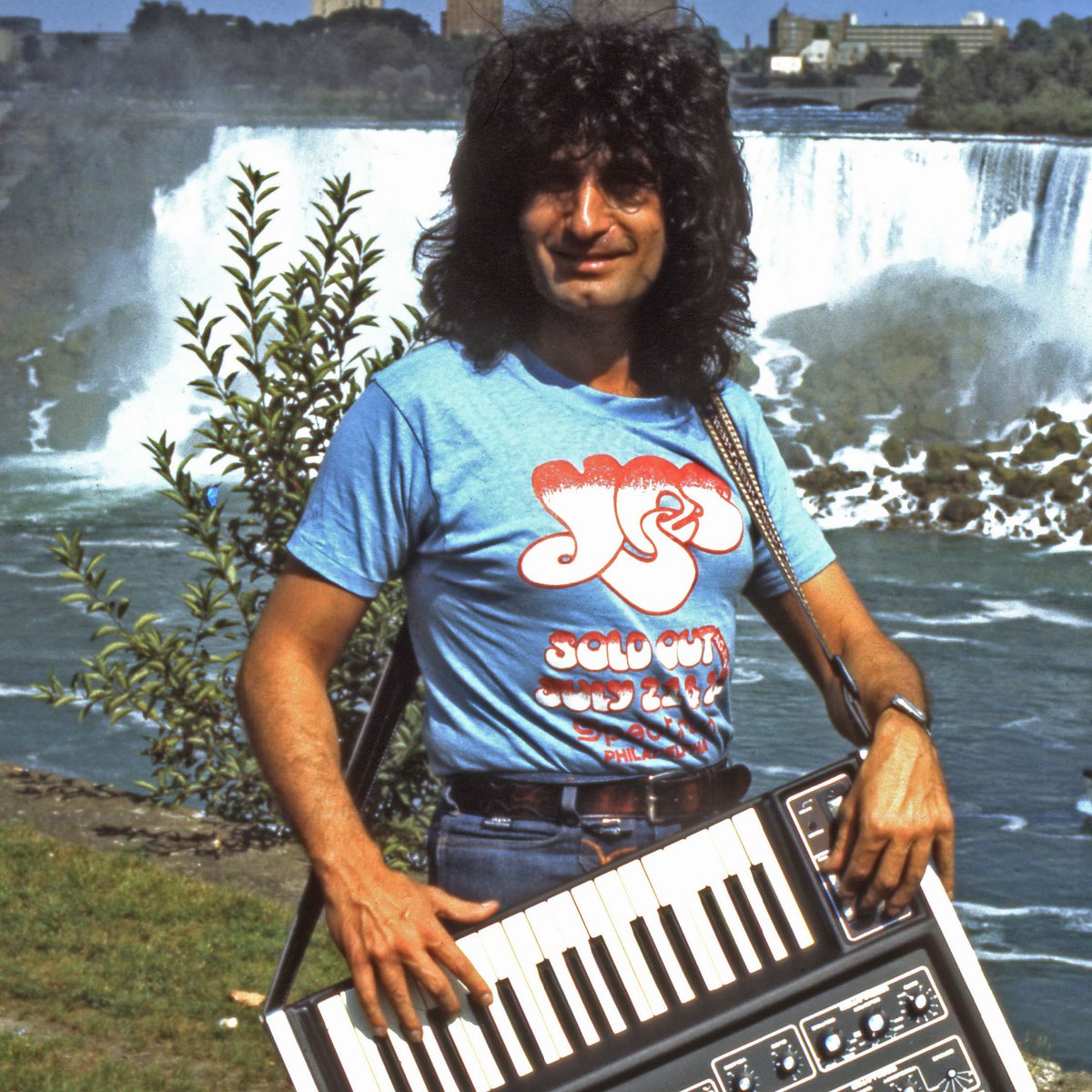 Hitos del Rock on Twitter: "24-06-1948: Nace Patrick Moraz (Morges, Suiza), músico y compositor ...