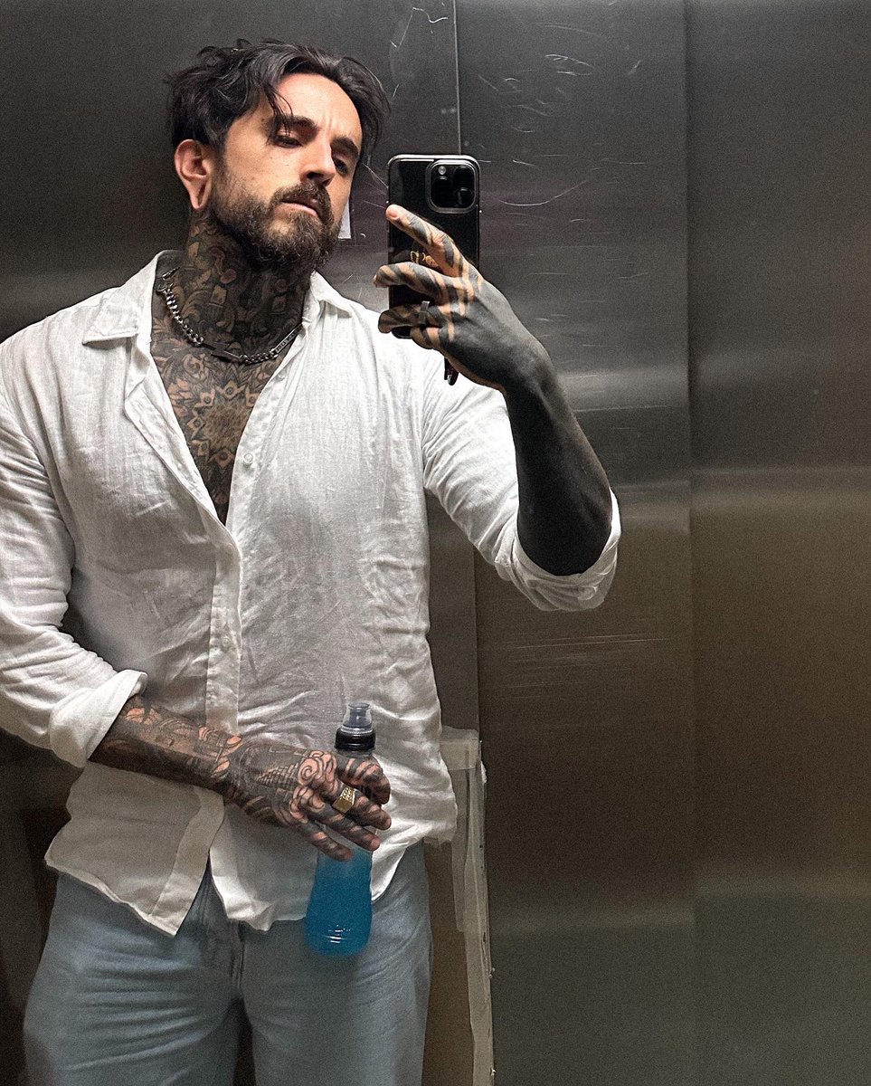 Rene ZZ on Twitter: "Tengo 2 moods y ninguno es planchar"