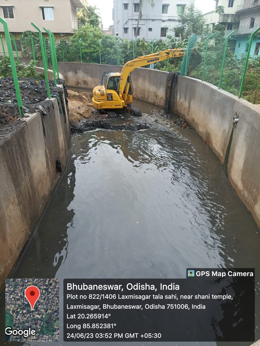BMC on Twitter: "Cleanliness of main drain no-5, near Laxmisagar by BMC. #BMCDrainCleaning"