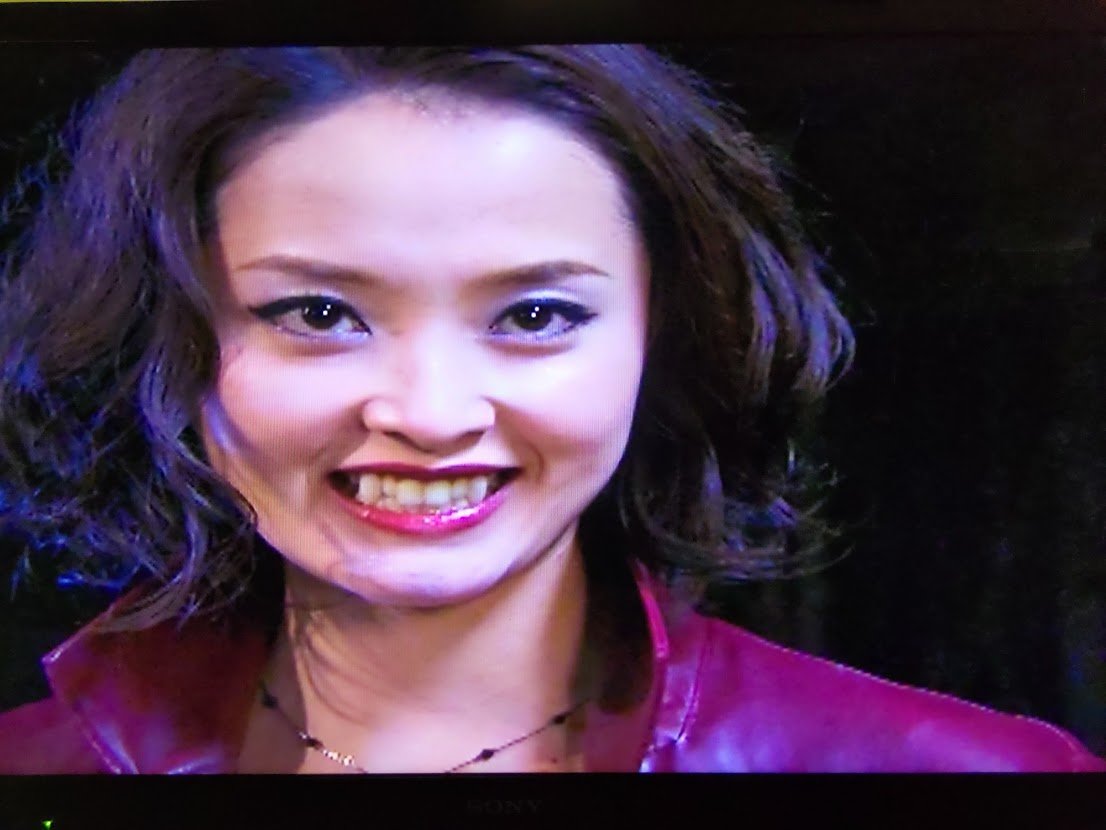 エテキチ On Twitter 簡単紹介です。先日、ネットレンタルした20枚の内の4~7枚目 Rhプラス 7話 より、女吸血鬼役 中丸シオンさん④です。悪そうな表情の綺麗な悪い女吸血鬼のお