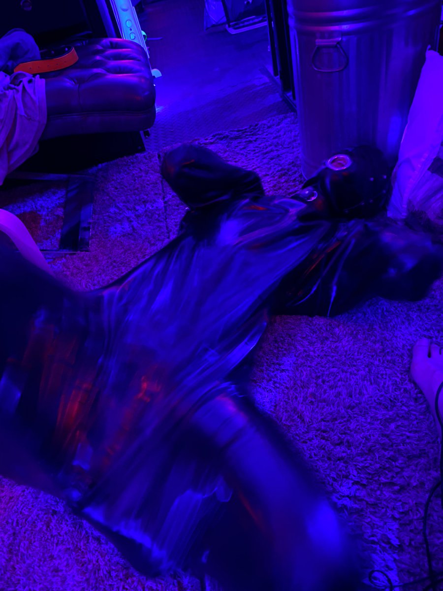 masterplay on Twitter: "A Bitchsuit pup for the afternoon with @appaco_00 Was a good boy for sure 😋"