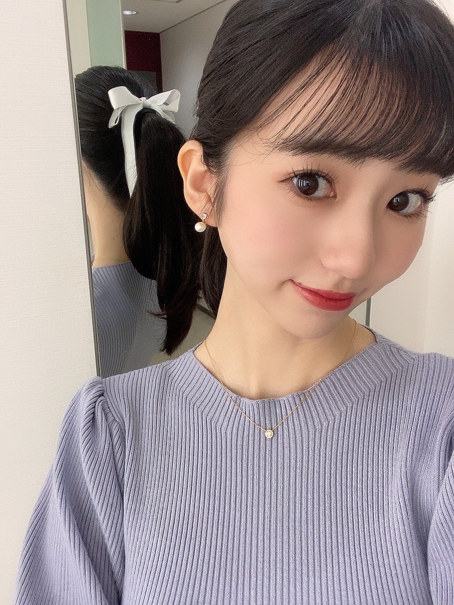 大島璃音 On Twitter 今日はポニーテールに 昨日調達したリボンでした🐎 そして期せずしてサイダーカラー🧊 もう既に夏のような暑さですね、、! 皆さんもラムネ飲んで涼んで素敵な日曜
