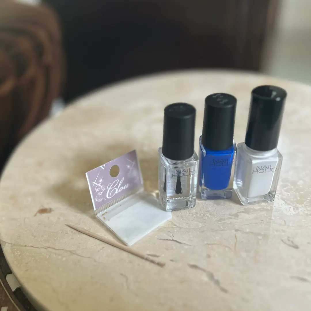 GINZA on Twitter: "プロが教える「白い花とブルーネイル」💅https://buff.ly/3oYxNPI"