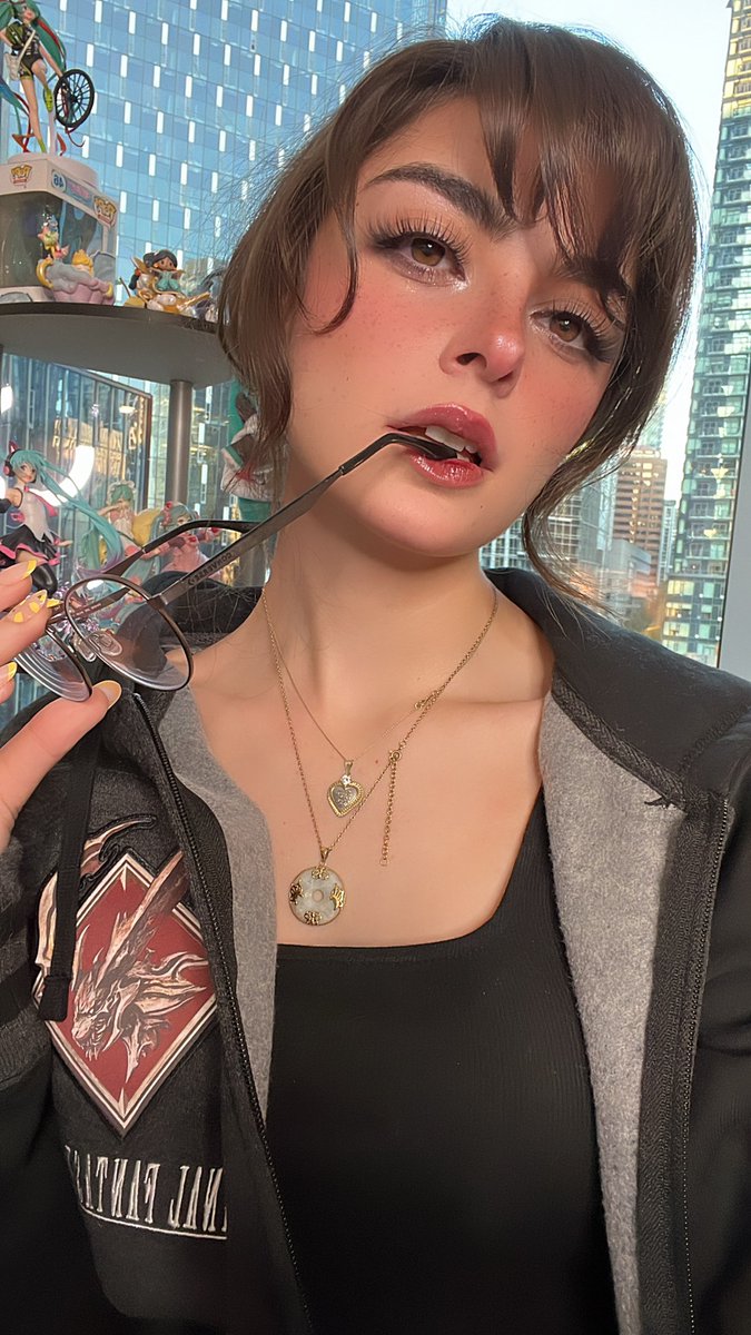 ARUUU 🦕☄️ on Twitter: "loooooooooook at my jacket :3 hopefully we don't have tech issues tonight bbs