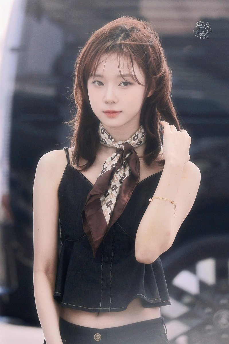 에스파 옷장 on Twitter: "230623 #윈터 #WINTER 구찌 GUCCI 프린팅 실크 드윌 스카프 머플러 https://m.smartstore.naver.com ...