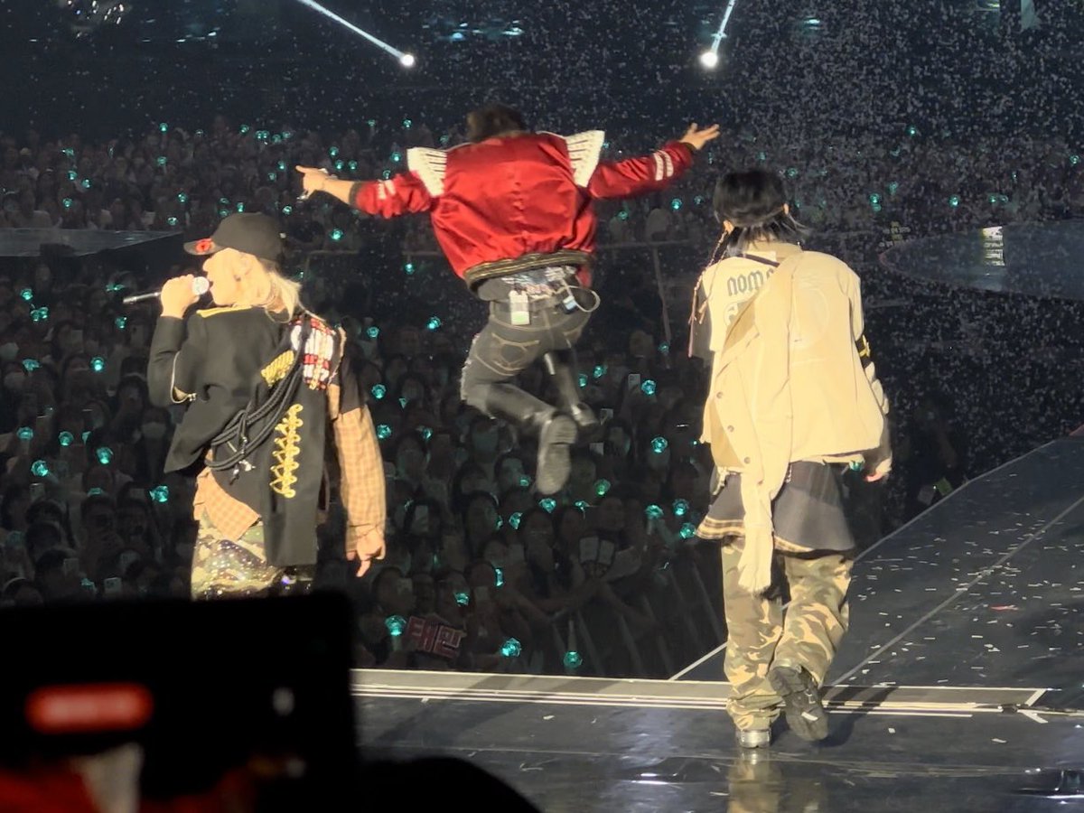 Maira | SHINee Month💎💎💎💎💎 on Twitter: "The back shots of Minho’s jump are just as insane as the ...