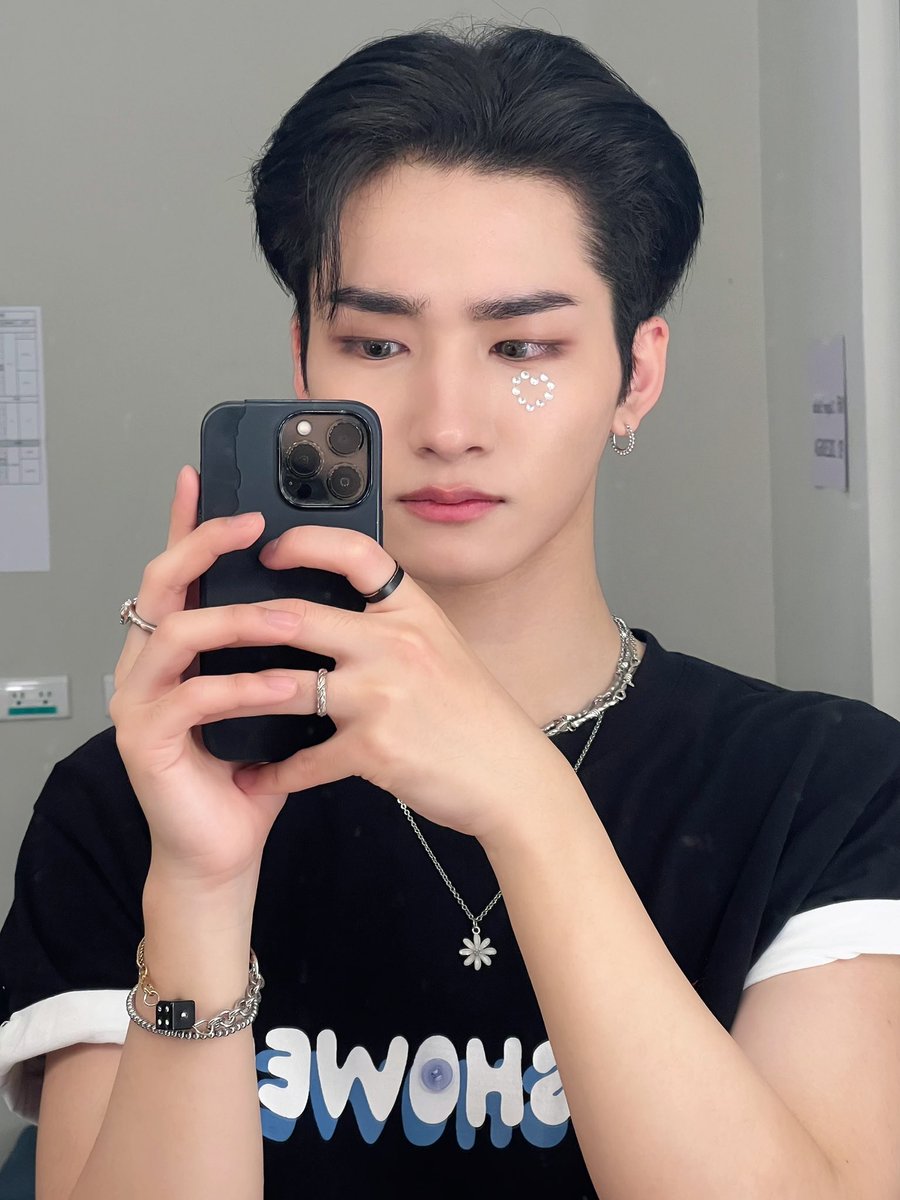 EPEX on Twitter: "[#제프] 🎁🎁 #EPEX #이펙스 #JEFF #제프 #젶프프"