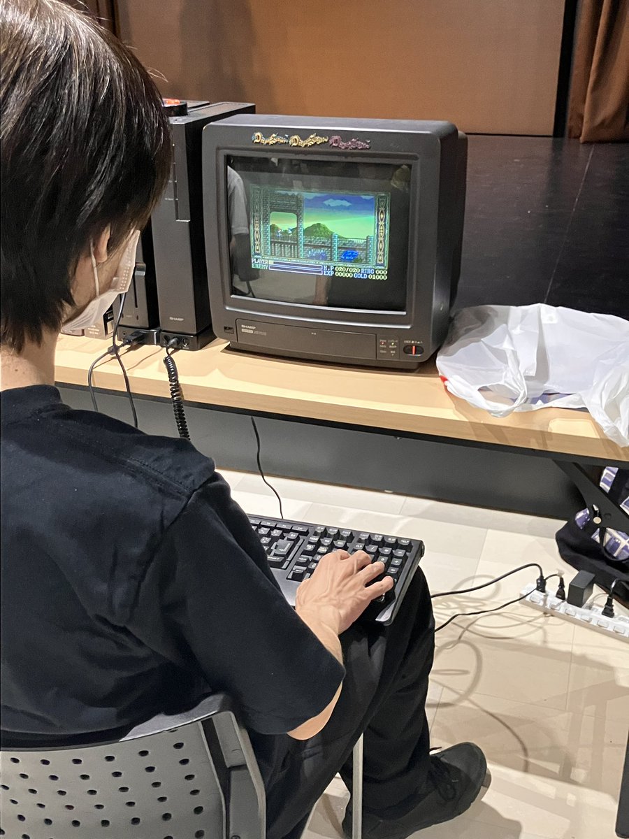 BEEP on Twitter: "BEEP発売のX68000版イースシリーズを移植プログラマー自らゲームプレイ。ギャラリーも驚くほど鮮やかな手捌き。 #日本橋ゲームショウ ご購入はこちらから ...