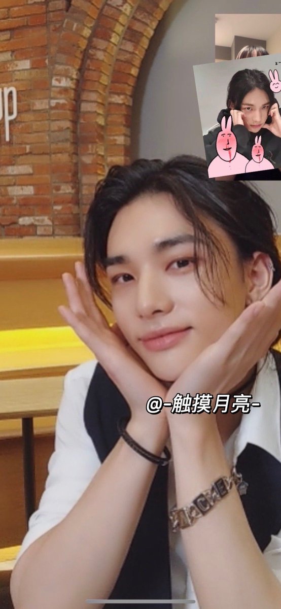 헨 on Twitter: "현진이 예쁜짓 4종세트♡ 🔗https://zrr.kr/XnHh"