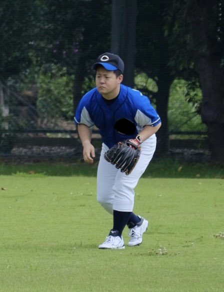 ズンチ On Twitter 打球待ちアホ面おじさんとバッターボックス目力おじさん