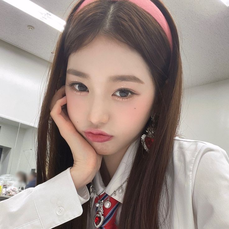 HiddenMyday // ItzjustJiji on Twitter: "RT @saiiikie: looking for moots #day01 *⁠.⁠ hi this is ...