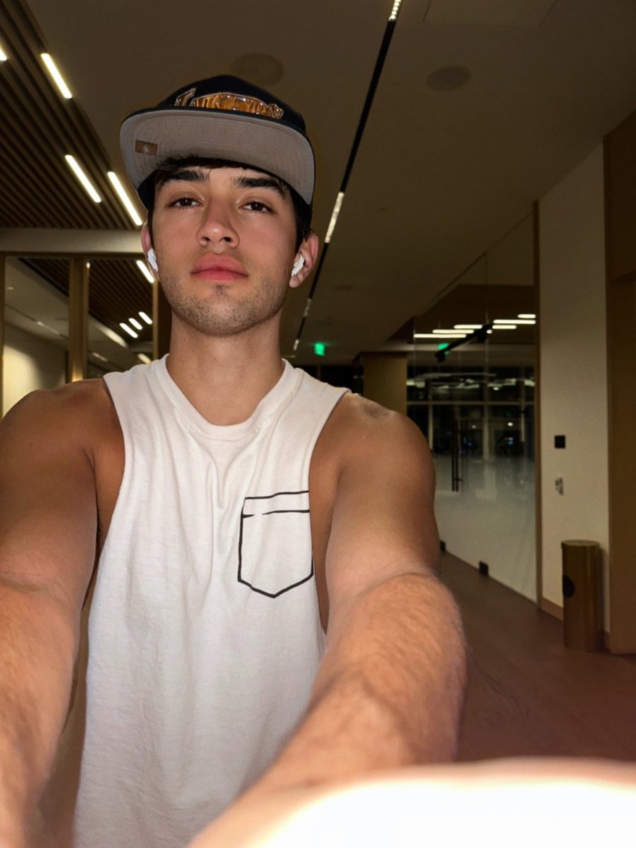 Stephen Oscar on Twitter: "this was an accident"