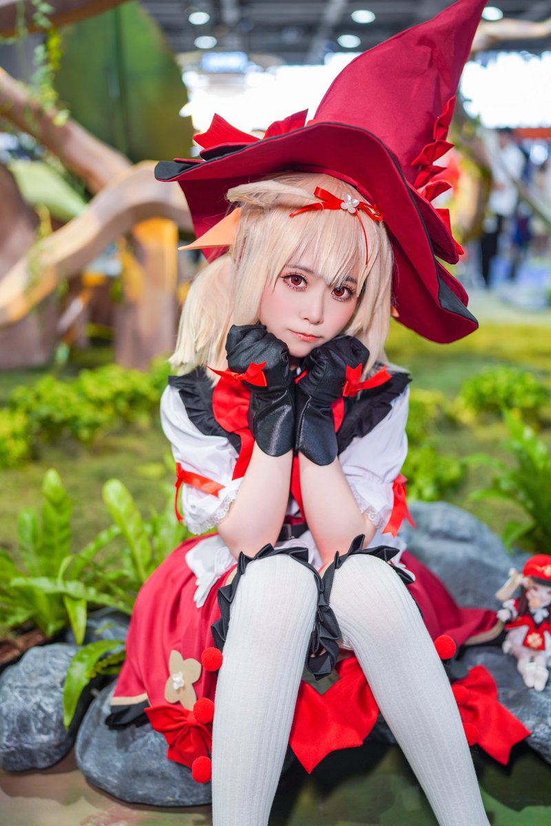 洛城雪Yuki on Twitter: "miYoSummer D2场照 穿着领先于版本前瞻的衣服去逛展，做全场最快的可莉（叉腰） 可莉宝贝的新衣服真可爱，旅行者不会不给她买吧🥺 ...