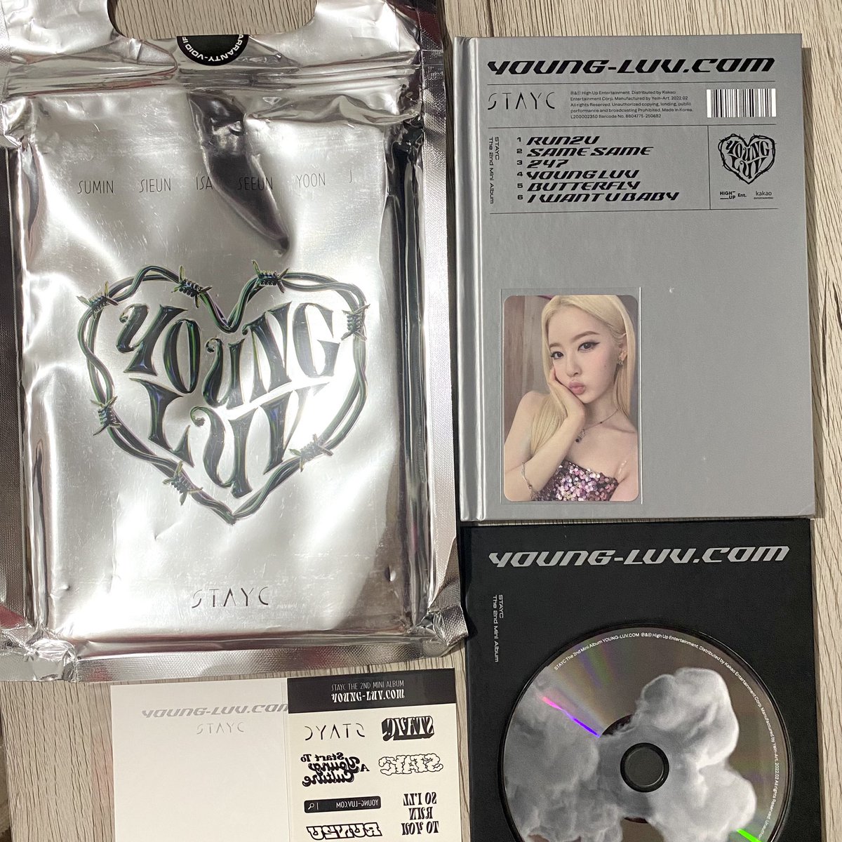 aly 🎀 on Twitter: "wts lfb ph stayc #jhcarts_sells youngluv (luv ver.) unsealed album — ₱230 ...