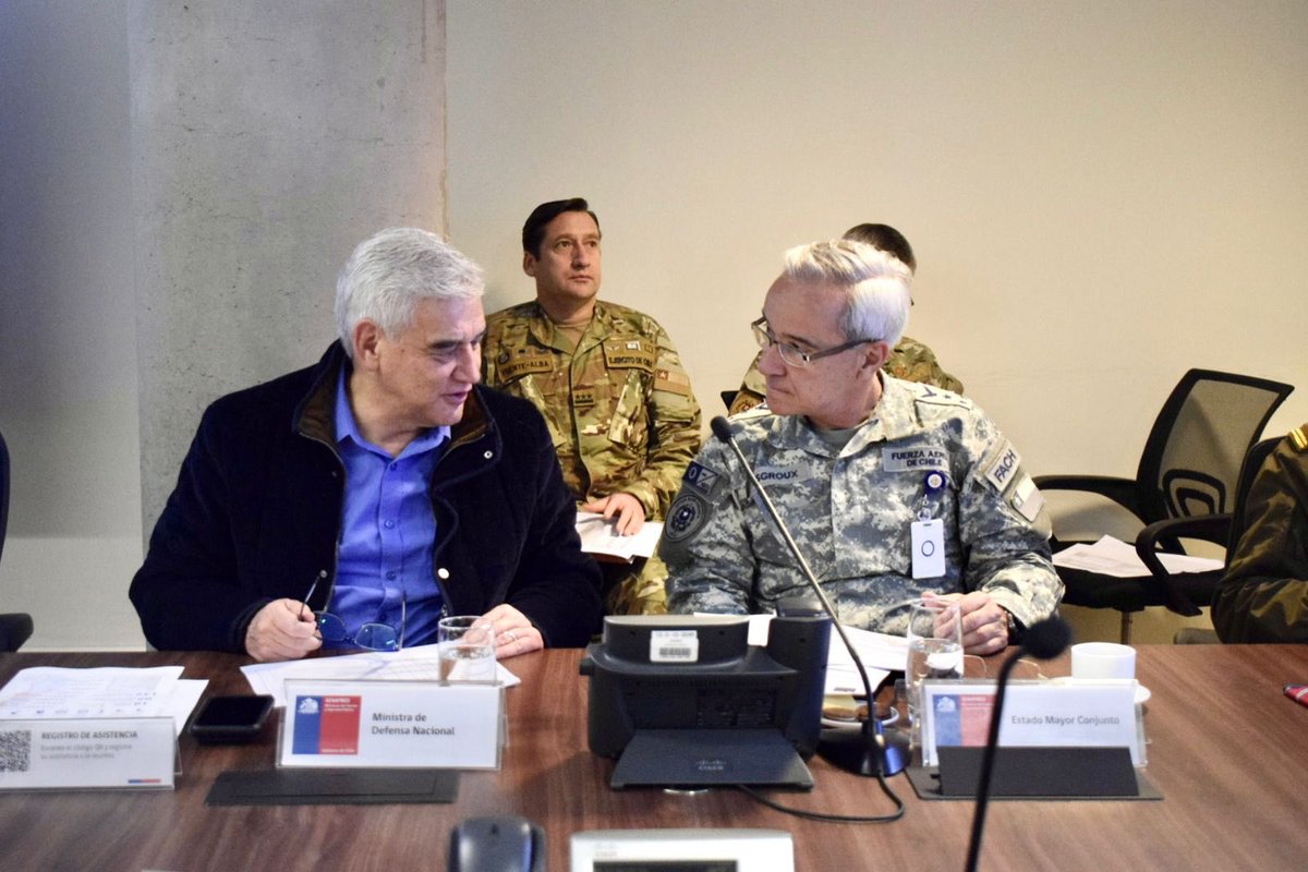 Ministerio de Defensa Nacional on Twitter: "RT @SubseDefensa: 📍AHORA Subsecretario ...