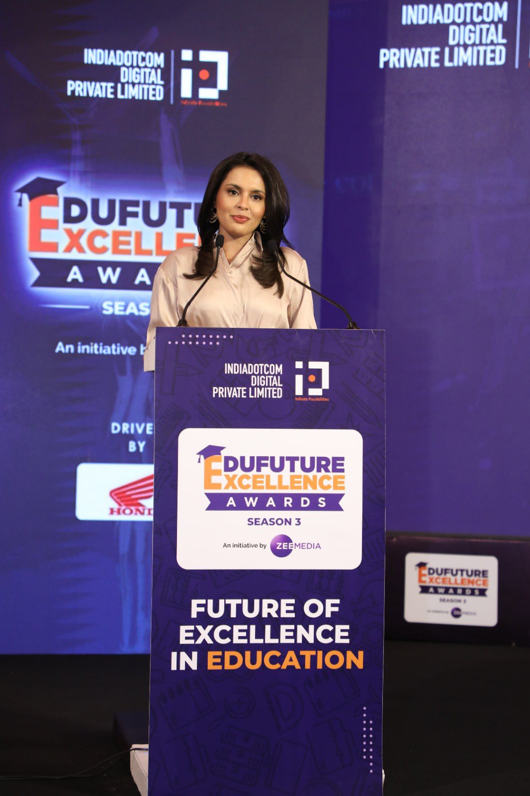 Rahesha Sehgal on Twitter: "In a first, hosted the Zee edu future excellence awards season 3💫 ...