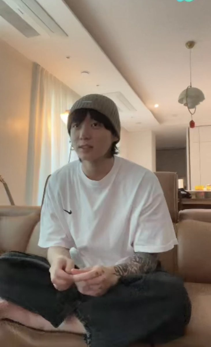 𝚊𝚋𝚒 𔘓 on Twitter: "RT @bw_busan: don’t you love how jungkook is watching jimin videos whenever ...