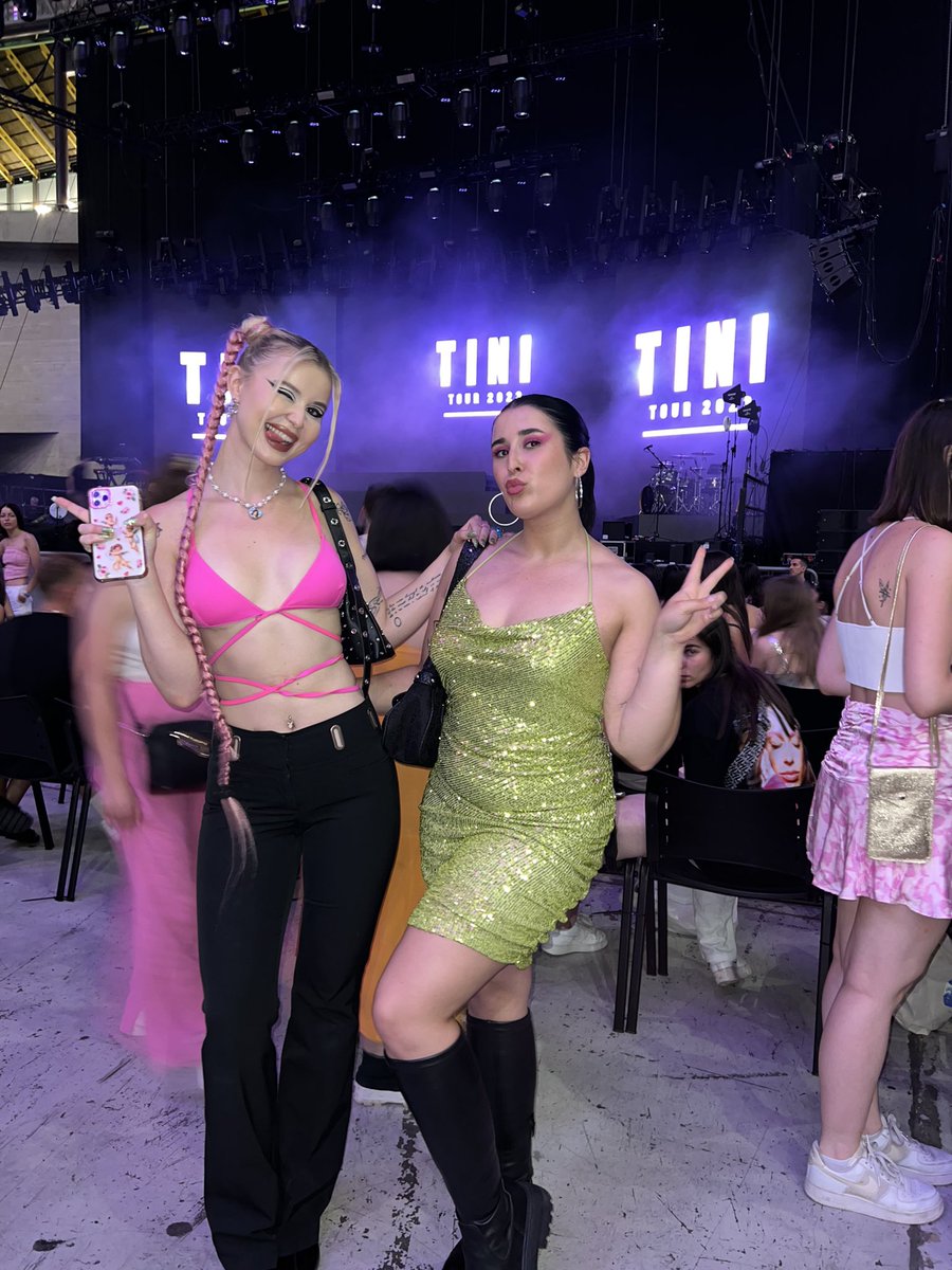 euge on Twitter: "pq las europeas son todas lindas pqpqpq basta me enamoran"