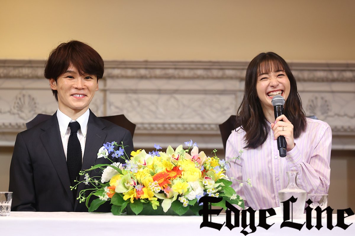edgeline（エッジライン） on Twitter: "足立梨花＆TATSU幸せいっぱい2ショット結婚報告会見！報道陣唸らせる対応力【写真18枚】 https://edgeline ...