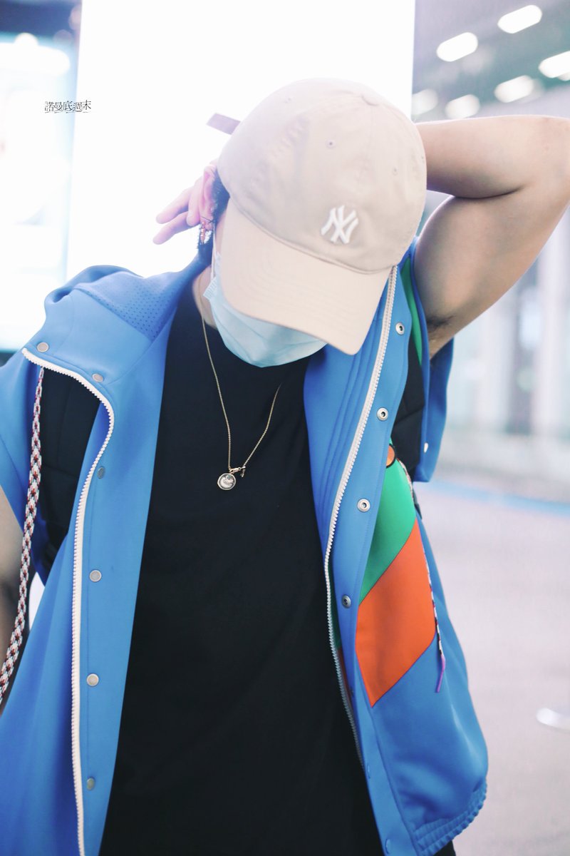 Zhang Zhehan Life Fan🪼 On Twitter Arms 🥰🥰🥰 Zhangzhehan 张哲瀚