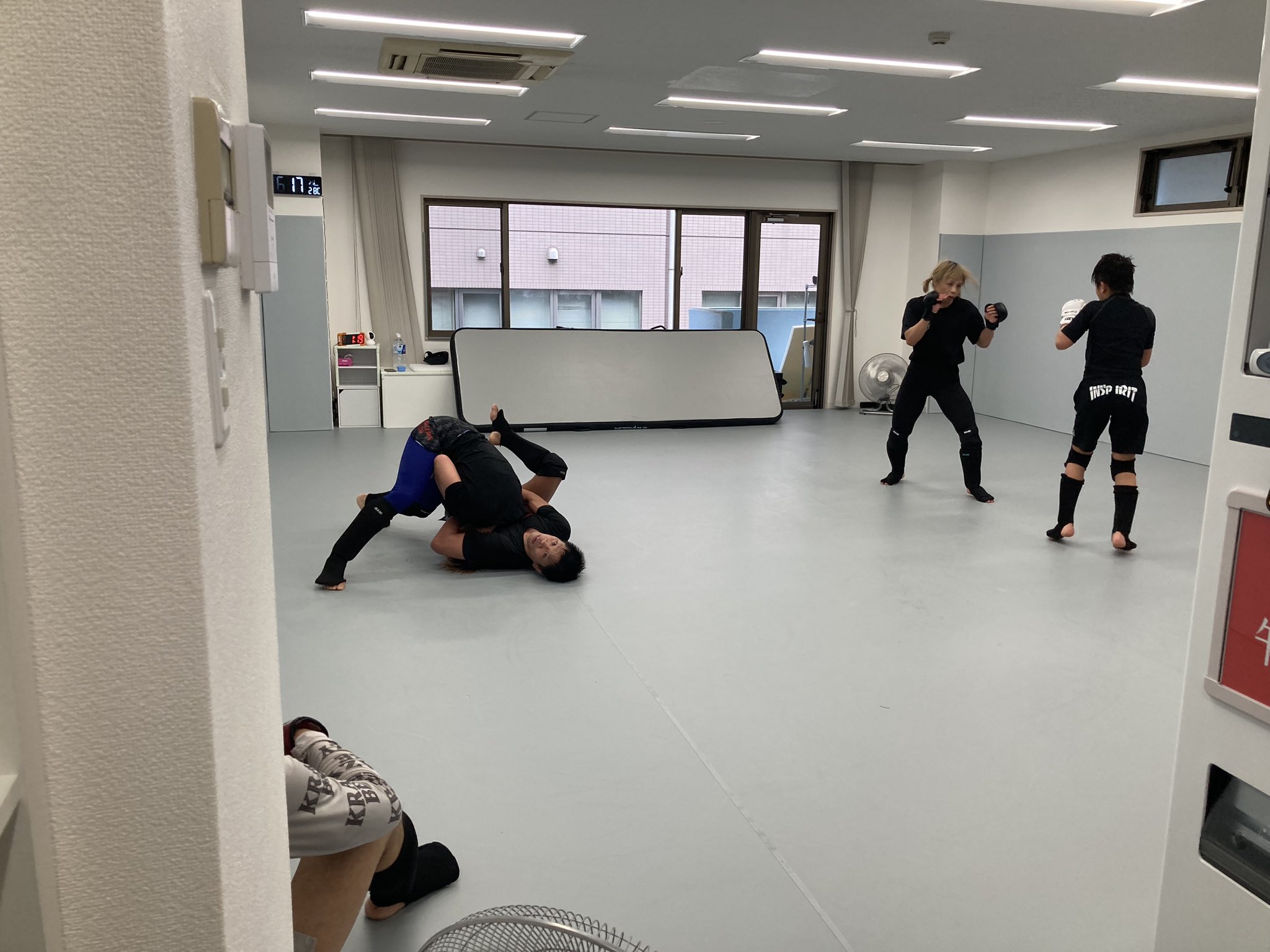渋谷カズキ 絶賛リハビリ中 on Twitter: "今日もFIGHTER'S FLOW MMAでみんは頑張ってました！ (自分はリハビリ) #おわかりいただけただろうか @hayato ...