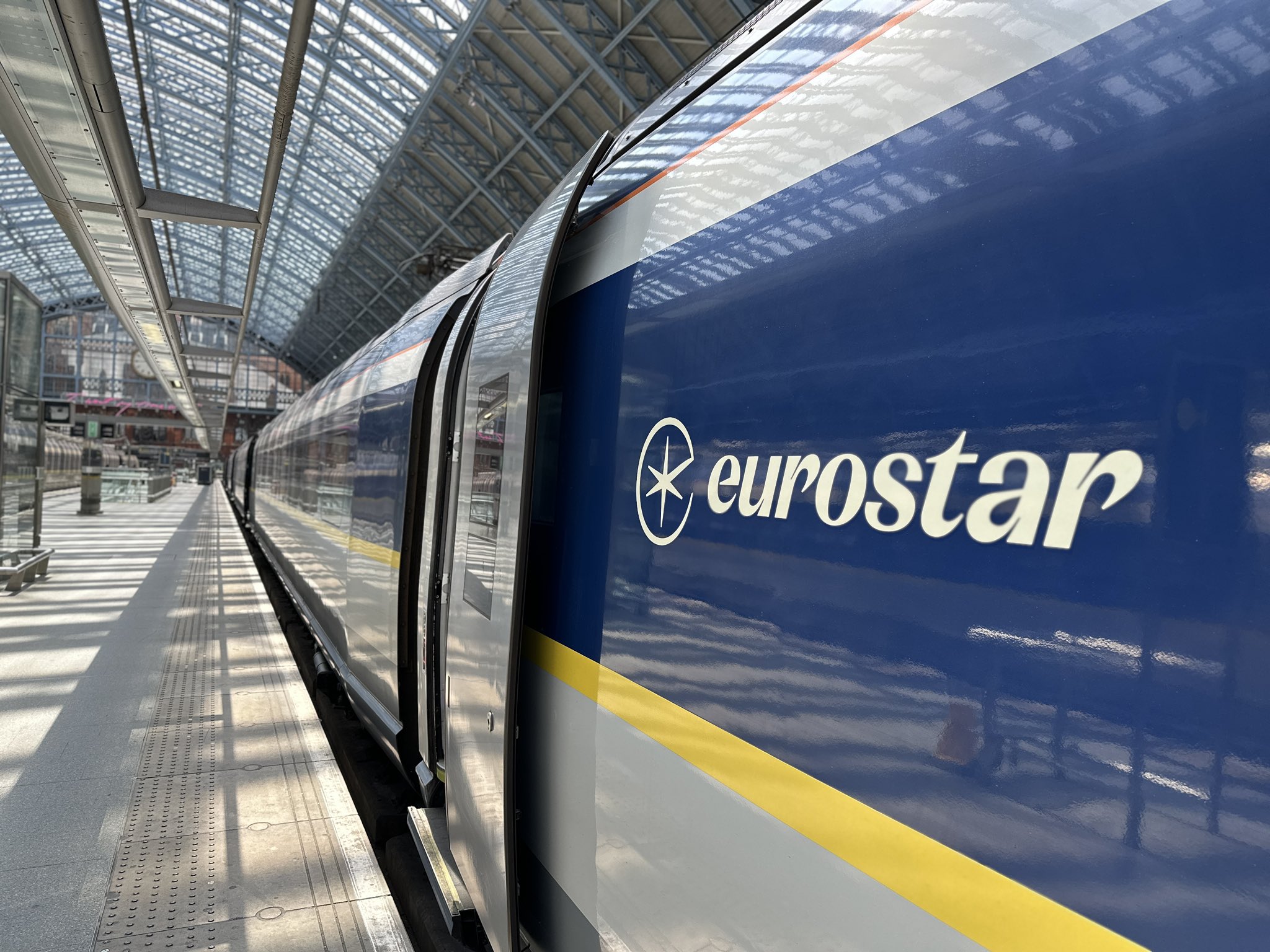 Euroster Logo Brüssel Eurostar Fotos Und Bildmaterial In Hoher