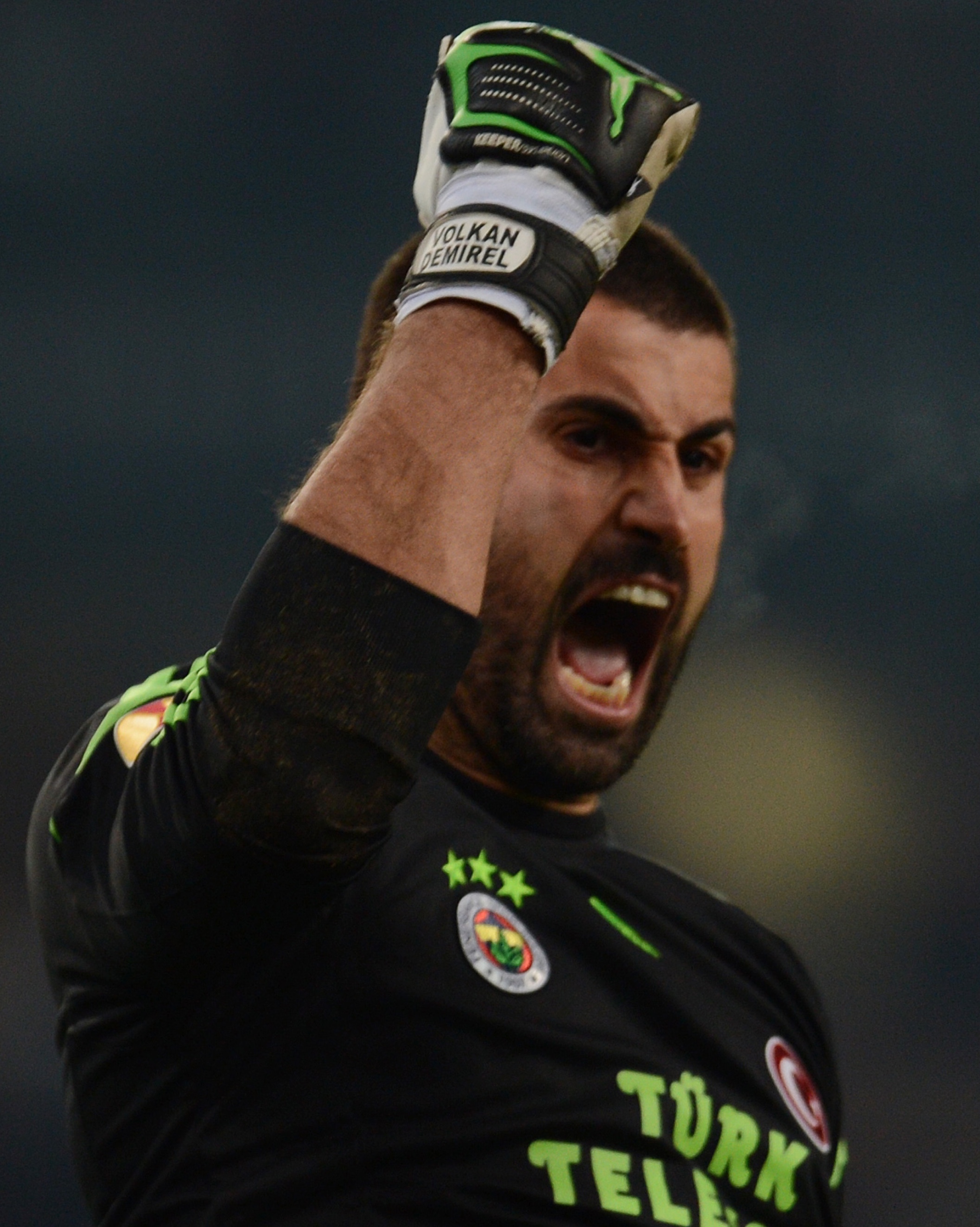 Black Custom but does't have es takısı on Twitter: "RT @europacnfleague: Volkan Demirel 👊 #TBT ...