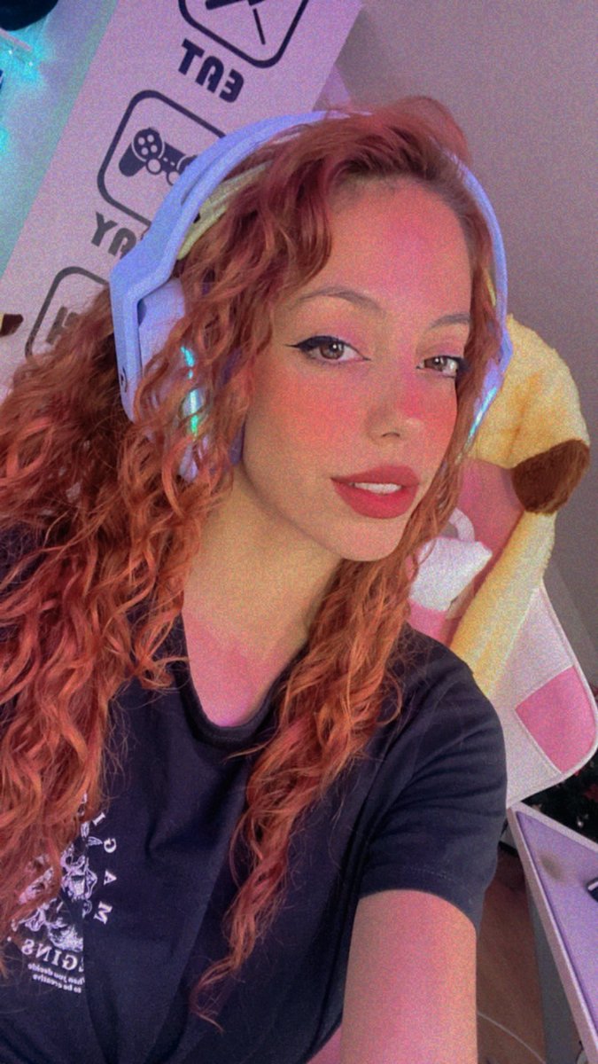 Golosila on Twitter: "Seguimos con el cosplay https://twitch.tv/golosila"