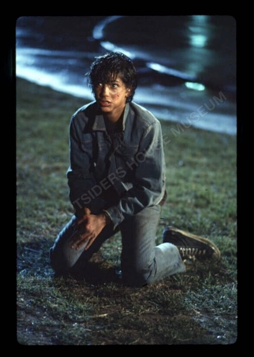 The Outsiders Johnny Stabs Bob