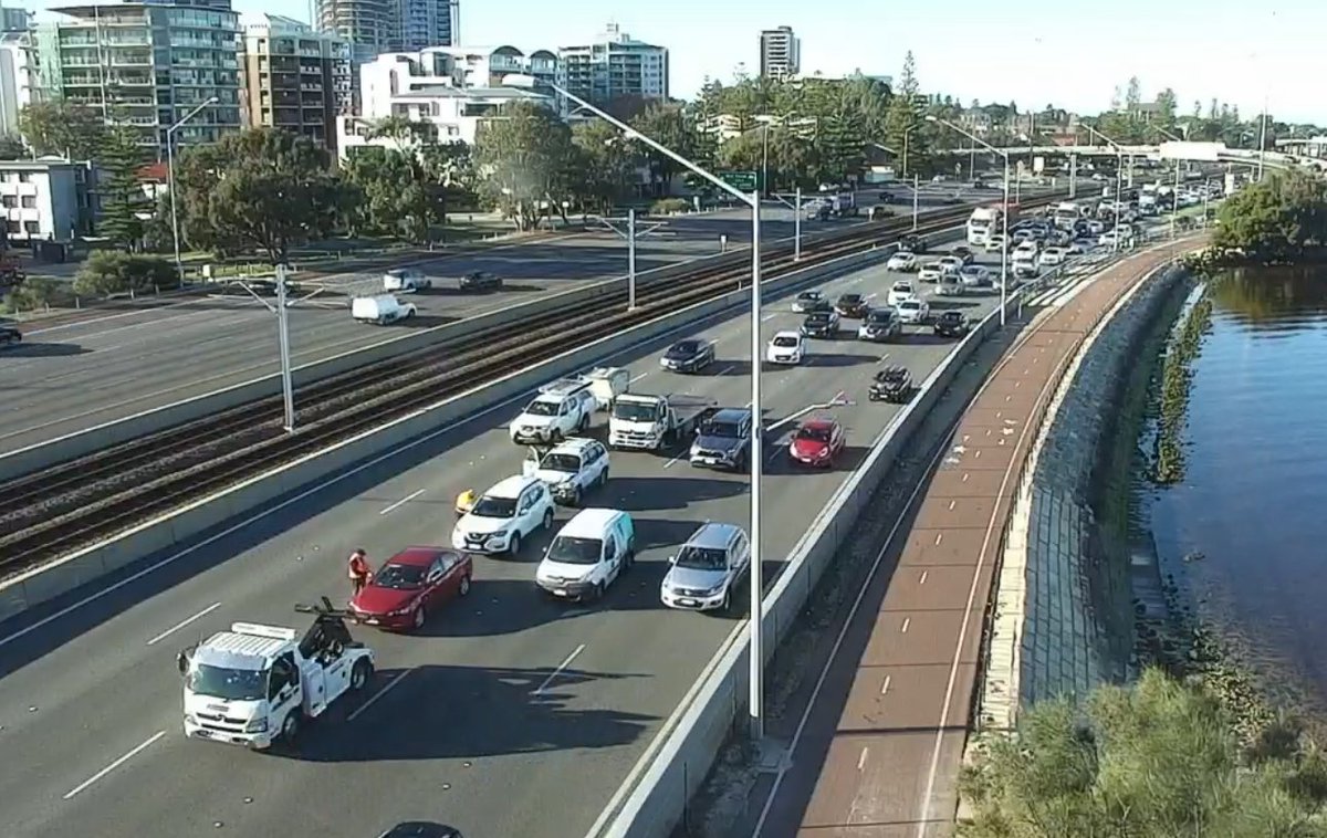 Main Roads WA on Twitter: "CRASH – KWINANA FREEWAY NORTHBOUND AFTER MILL POINT ROAD, SOUTH PERTH ...