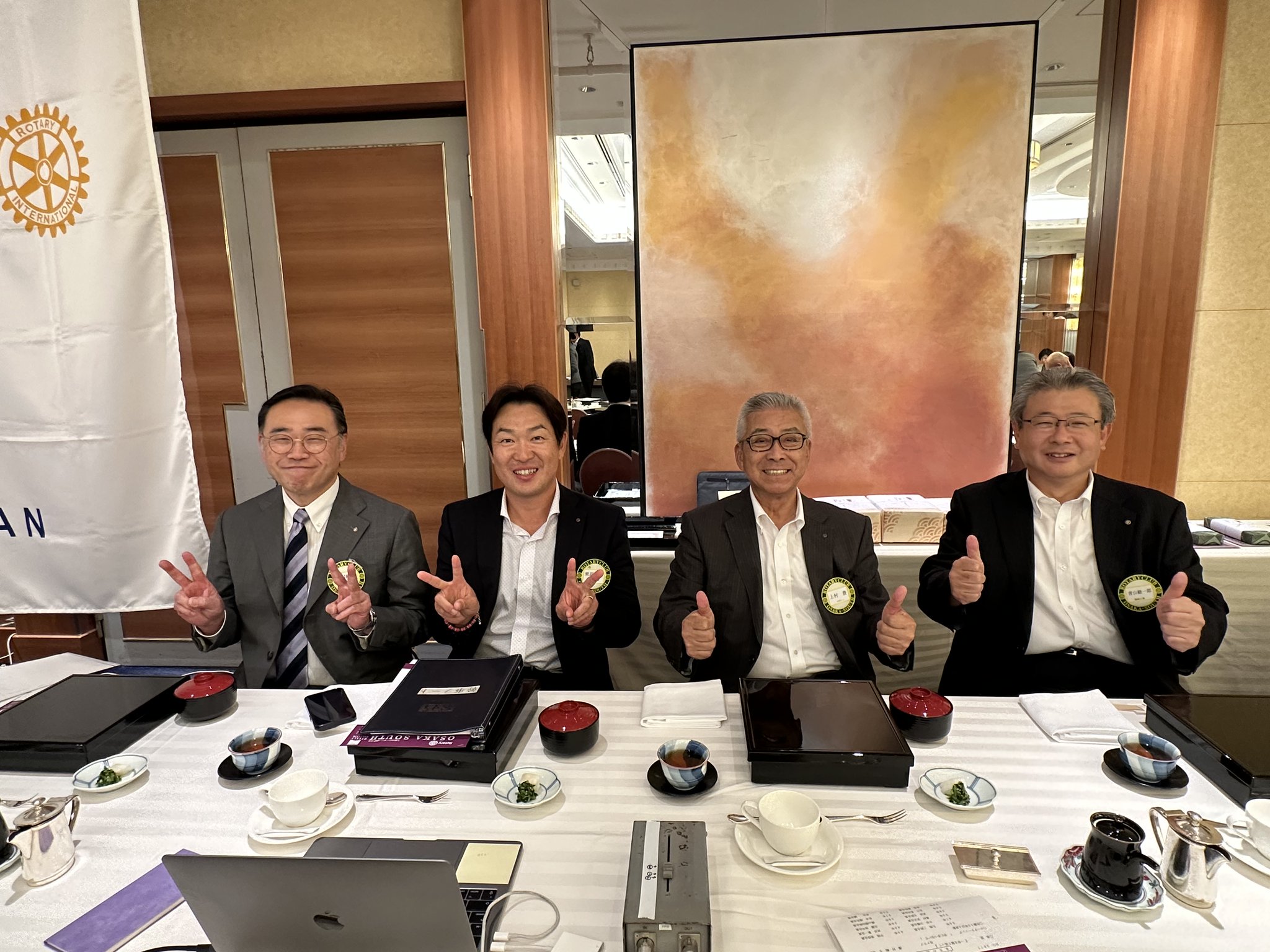大阪南ロータリークラブ On Twitter 6 27 火 本日は 大阪南ロータリークラブ の 今年度最後の例会でした。 澤村会長、栗原