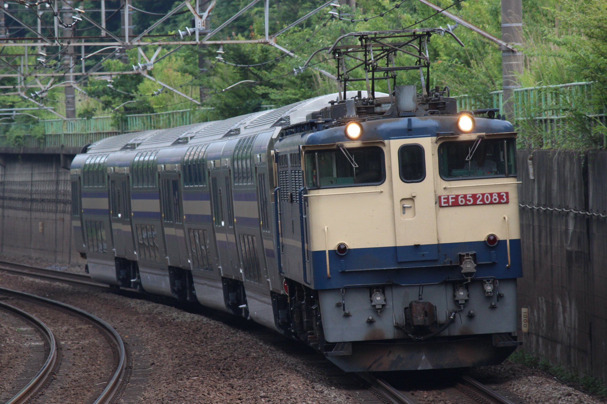 戸沢 on Twitter: "6/27 EF65 2083+E235系F-29‚F-30 9771 https://t.co/i6q2fHkjXN" / Twitter