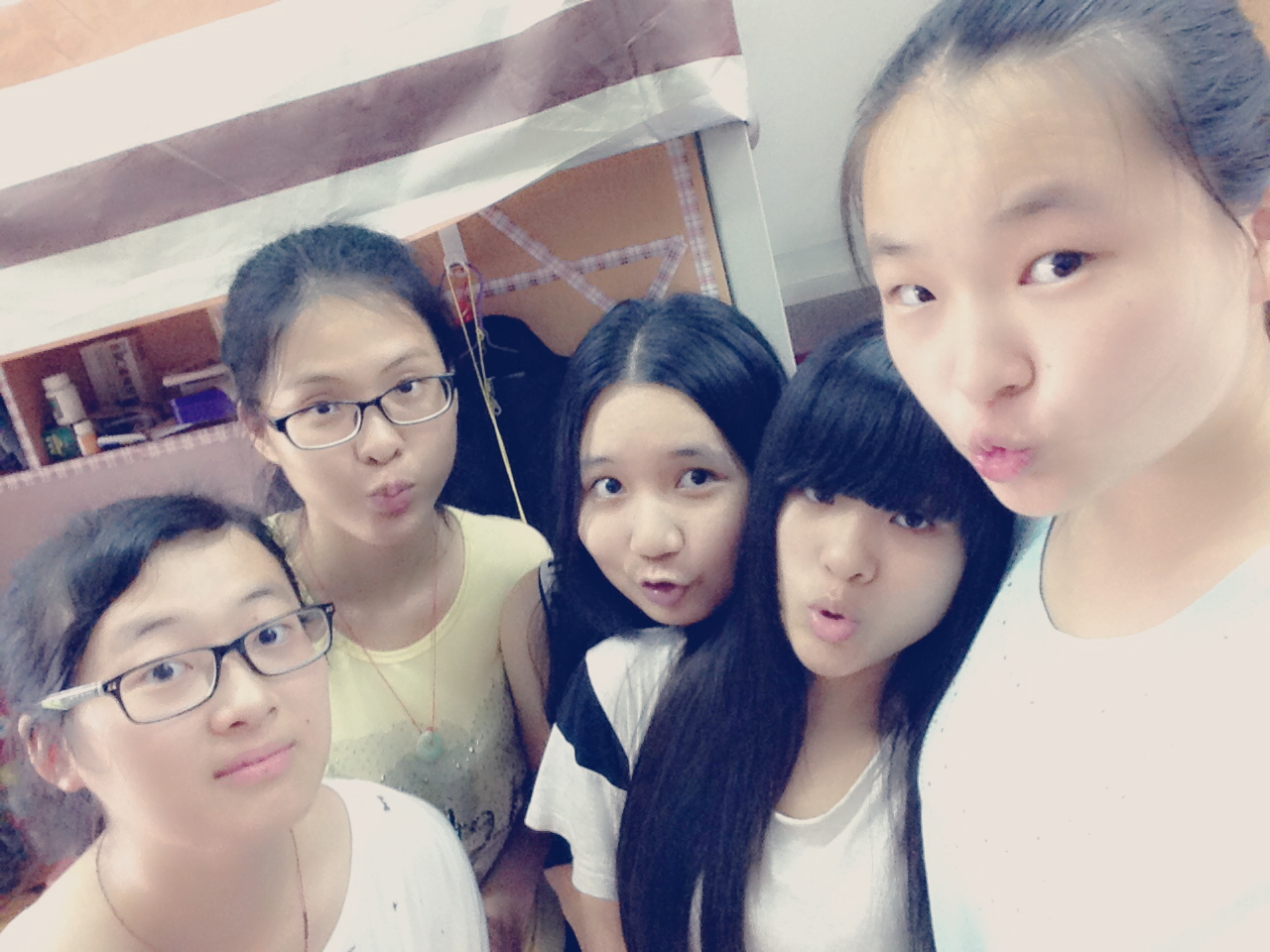 眼镜娘基地 on Twitter: "大学宿舍眼镜小姐姐 [1689P+2.41G] #眼镜娘 #眼镜妹 #女大学生 #宿舍 #寝室 No.051001 @yanjingniang8 投稿 ...