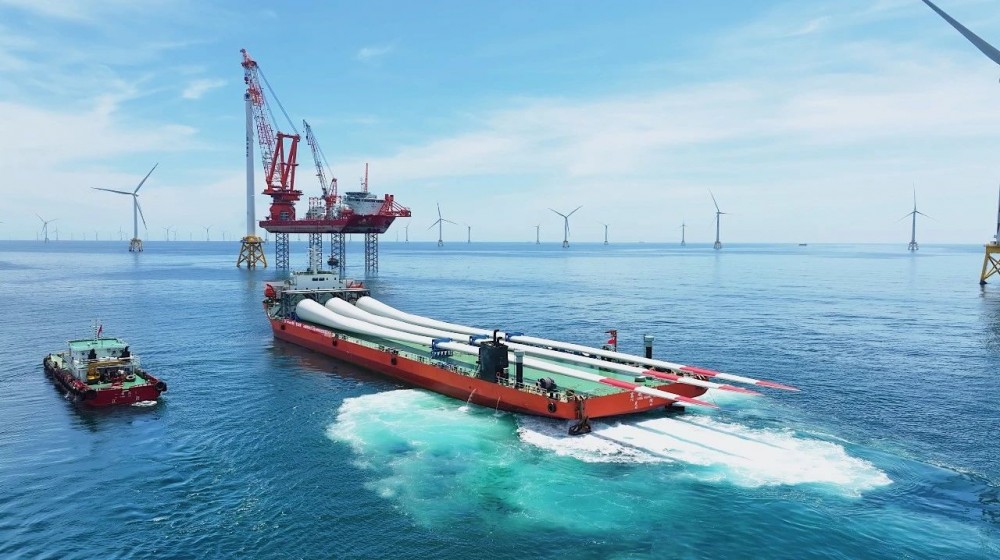 tphuang on Twitter: "World's 1st 16MW turbine from GoldWind is installed by 三峡集团 https://t.co ...