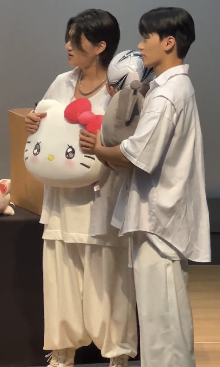 ๐๐๐ฏ๐ฆ๐ถwsn Kiss๐จ๐ปโ ๏ธโ๐โ๐จ๐ป ใโฐ๏ธ ใโau๐ On Twitter They Come In Pair ๐ฅน