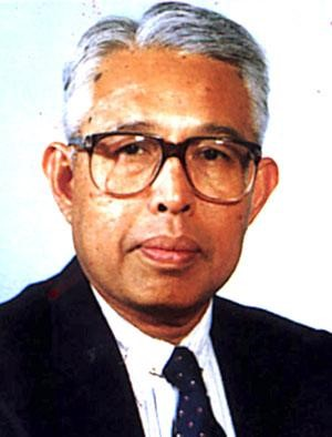 🧵 SKANDAL FOREX 1988-1994 Pada minit ke 3:22, YB @rafiziramli ada ...