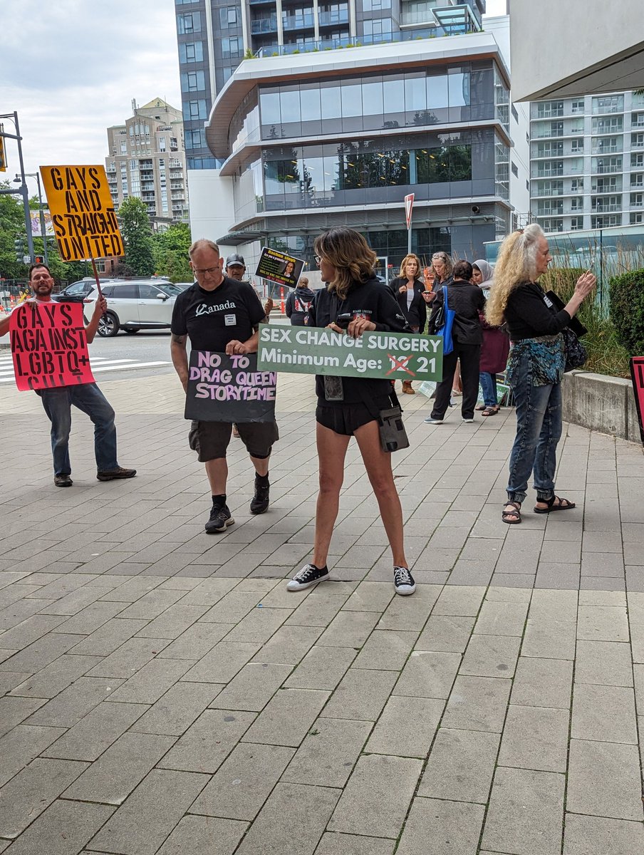 Community Over Convoys on Twitter: "3/ Anti-2SLGBTQ+ rallies have been allowed in Surrey for ...