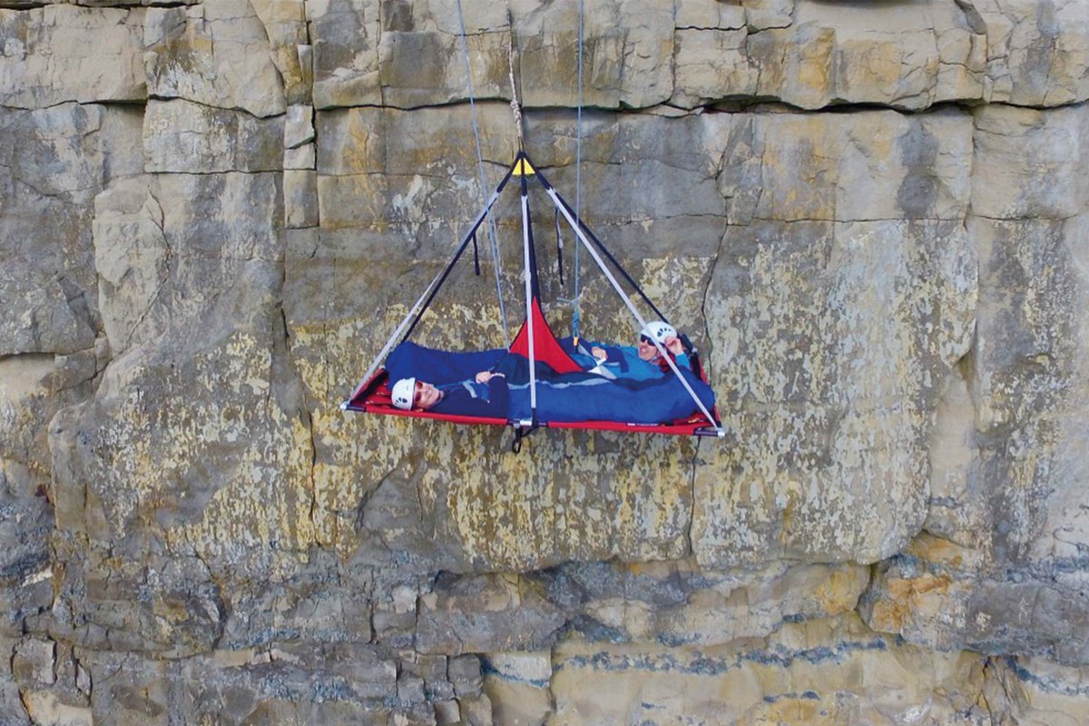 On Nietzsche & the Abyss - Thread from 218 (💙,🧡) @ben218 - Rattibha