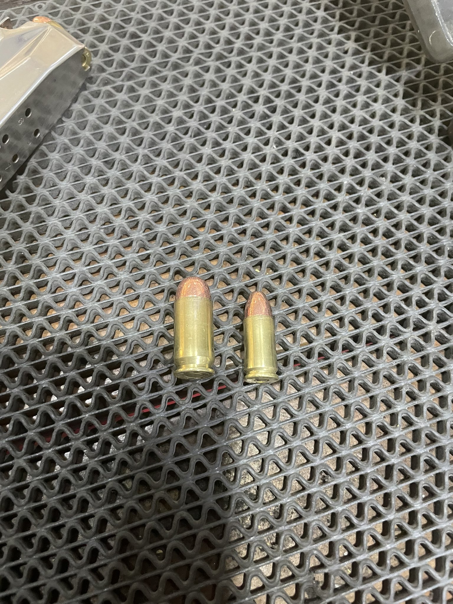 アルファ on Twitter: "よいこのみんなは45CAPと9mmのおおきさのちがいをまなぼうね👍 https://t.co/niIvmpr22j" / Twitter