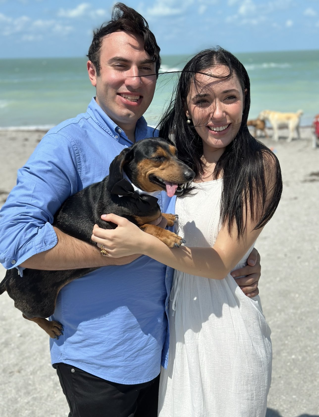 Joey Mannarino on Twitter: "@LaurenWitzkeDE He smelled chicken 😂" / Twitter